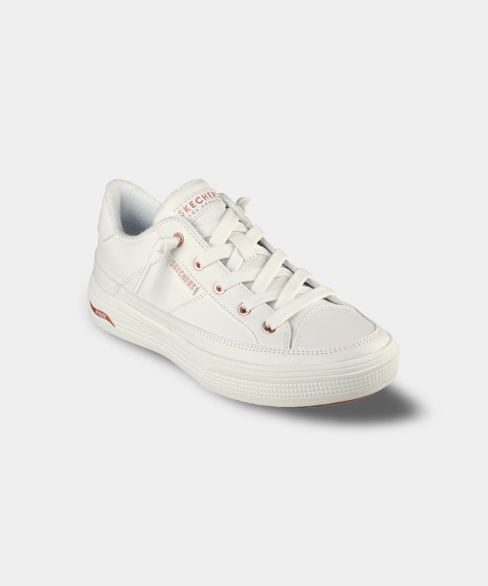 נעלי סקצ'רס נשים - מגוון רחב של דגמים, צבעים וסגנונות— Skechers